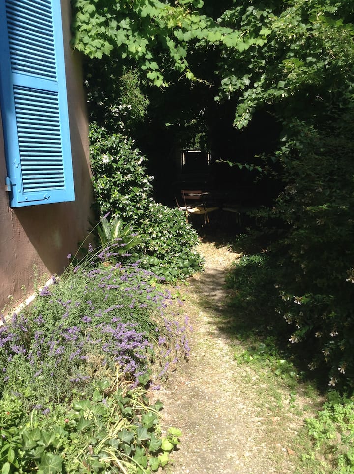 Une Chambre Privée Dans Une Maison Avec Jardin. - Aix-en-Provence