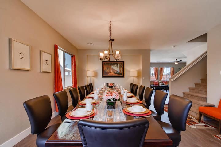 Near Downtown & Speedway, Has 15 Beds - Las Vegas, NV