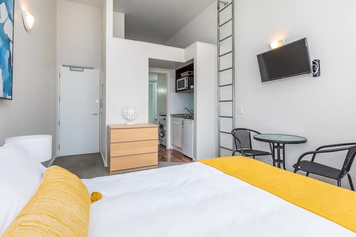The Loft: New York Charm Haven In Auckland Cbd - Auckland