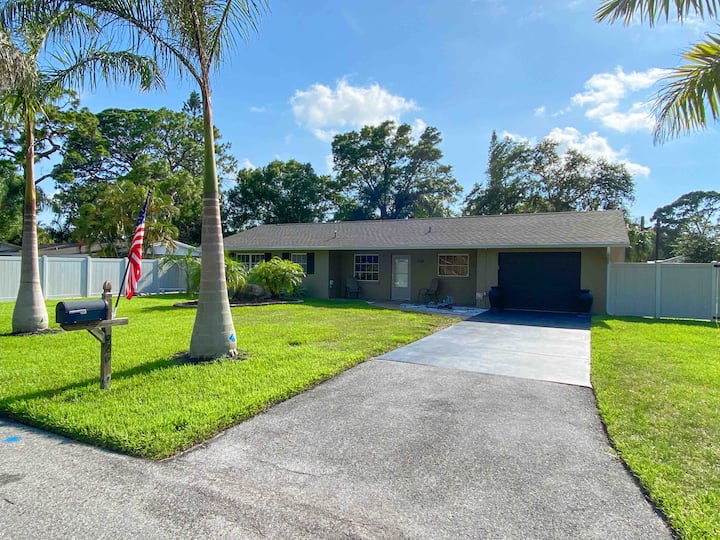 Rhodes Getaway Near Srq Beaches Vr25-00109 - Sarasota