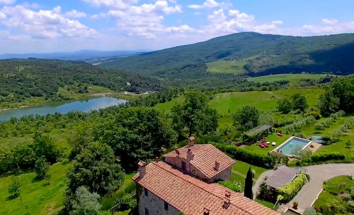 Old Tower - Orcia Park - Tuscany - Montepulciano