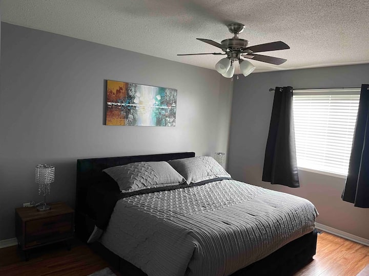 Elegant And Comfortable Master Bedroom With 75”tv. - Newcastle