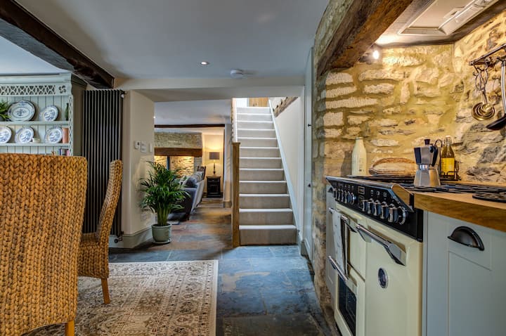 Sleeps 10, Two Linked Cottages, Cotswolds - バイベリー