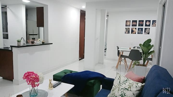 Lindo Apartamento Para Alquiler, Amoblado, Acogedor, Tranquilo, Decoración Moderna Bien Iluminado, Con Ambiente Cálido, Cerca Al Aeropuerto Y Ubicación Central En La Ciudad. - Bogotá