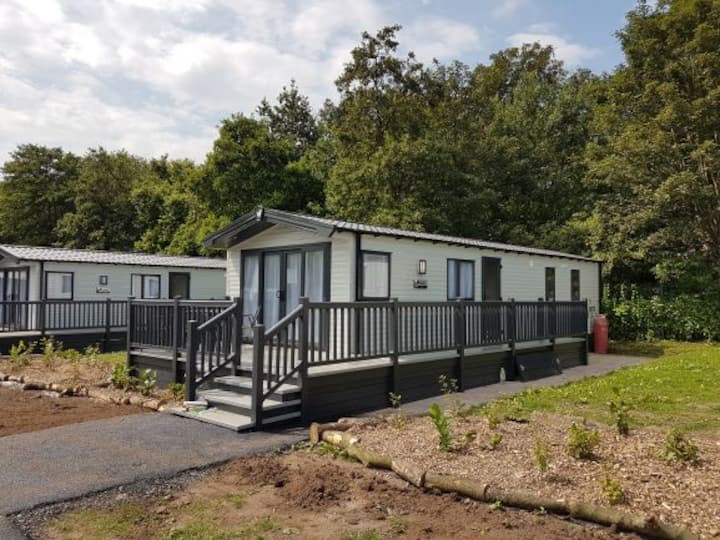 Wilderness Wharf - Gulliver's Hotel - Warrington