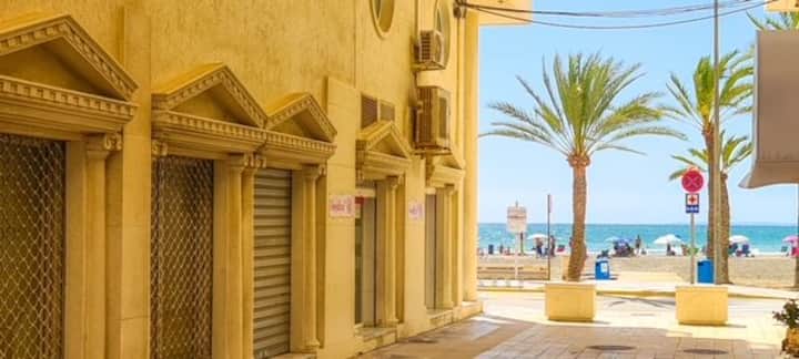 Vacker Lägenhet Med Bästa Läge Vid Stranden. - Santa Pola