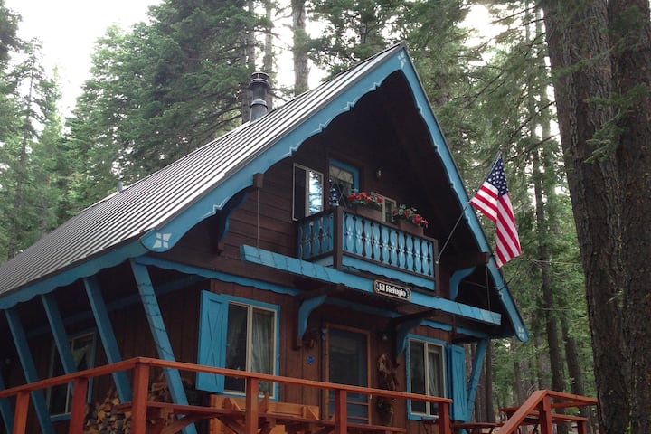 Vintage West Shore Cabin - Lake Tahoe