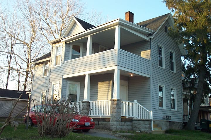 Second Floor 2 Bedroom Apartment - Greece, NY