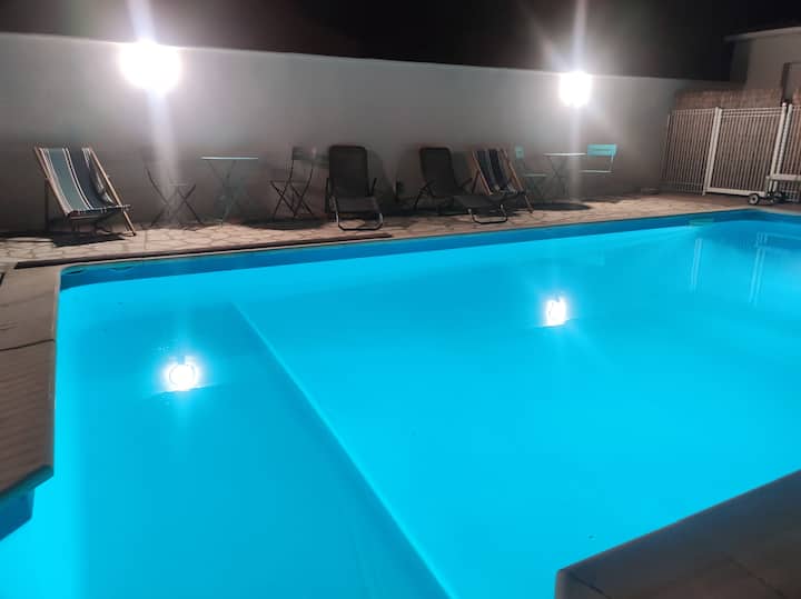 Joli Logement Avec Terrasse Privée Et Piscine Wifi - La Rochelle
