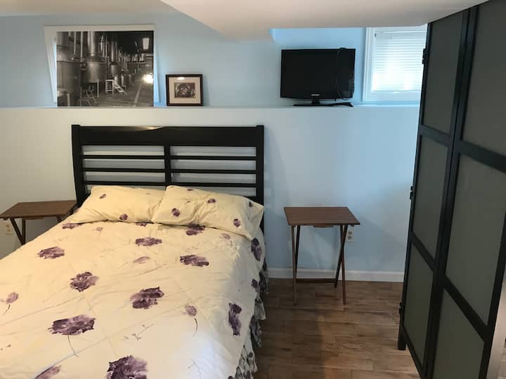 Private In-law Close To Everything And Down Town - Cranston, RI