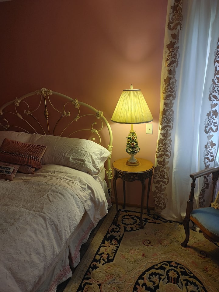 Mid-centry Getaway - Bedford, IN