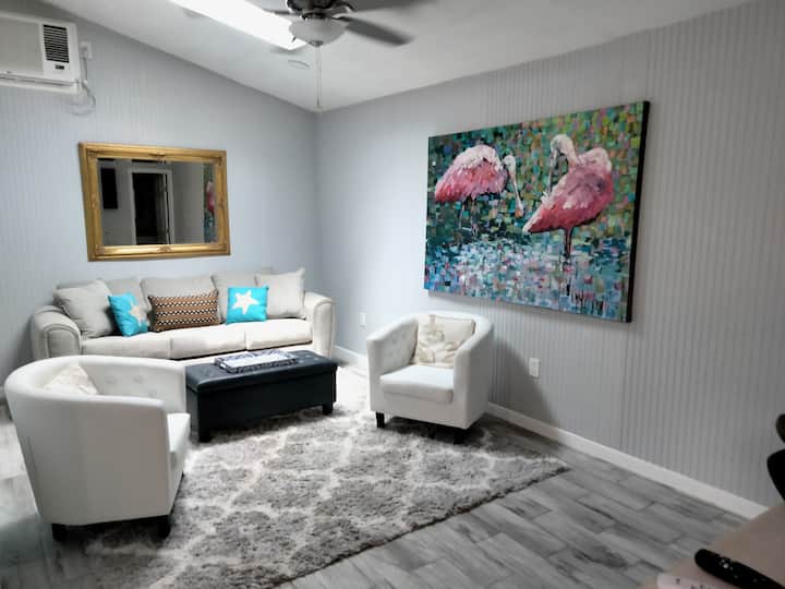 The Hideaway-3 Blocks From The Beach! - Galveston, TX