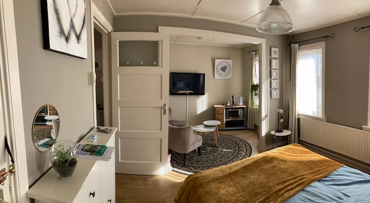 Gehele Verdieping In Onze Sfeervolle Woning - Netherlands