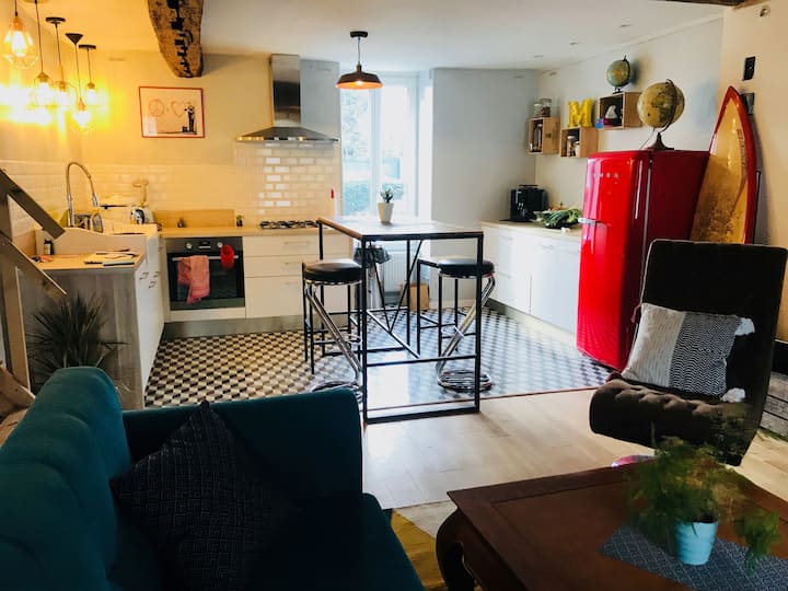 Maison De Charme Avec Jardin à Deux Pas De La Gare - Laval, France