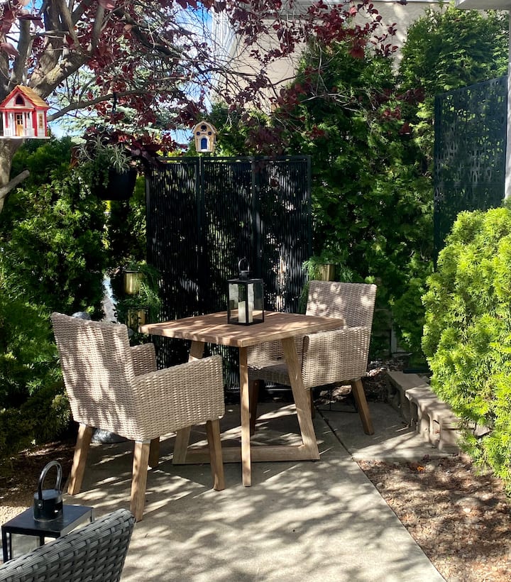 Large One Bedroom Private Suite Available - Vernon