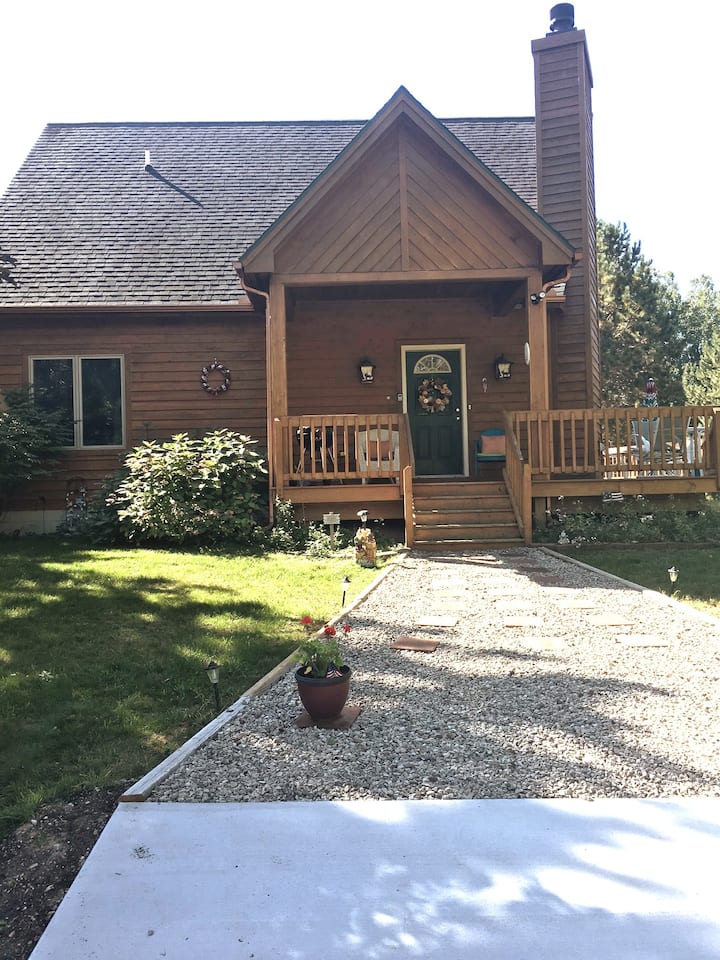 Gem Of A Chalet - Walking Distance To Nubs Nob - Harbor Springs, MI