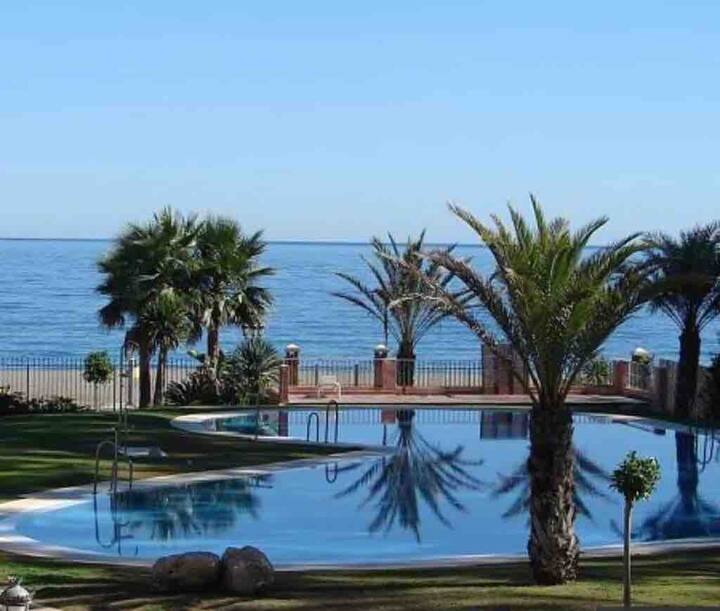 Apartamento En Primera Linea De Playa, Costa Del Sol, Malaga - Manilva