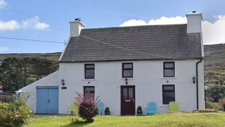 Sea View Traditional Cottage (Wild Atlantic Way) - Bantry
