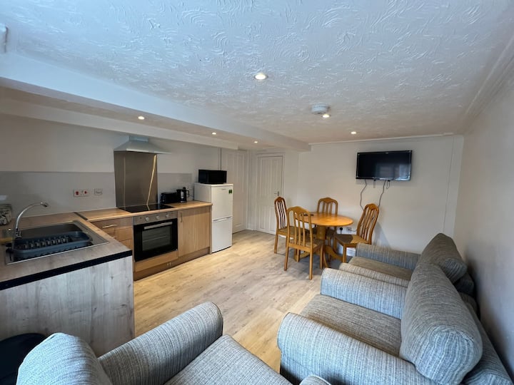 Entire Flat, 1f - Great Yarmouth