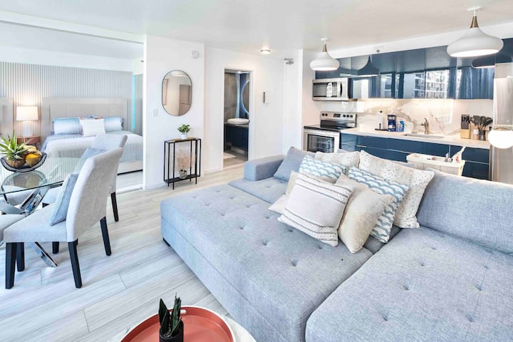 Brand New Renovation Waikiki Banyan Suite Wparking - Kailua, HI