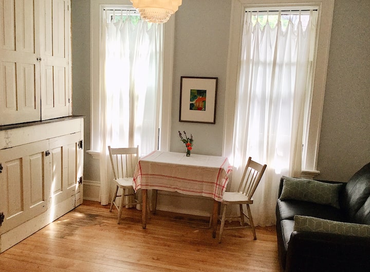Historic Downtown Hideaway - Grand Rapids, MI