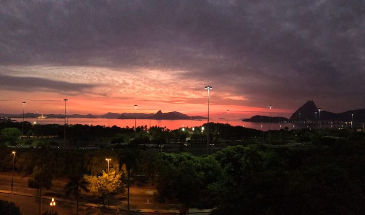 Cosy, With Cinematographic View - Glória