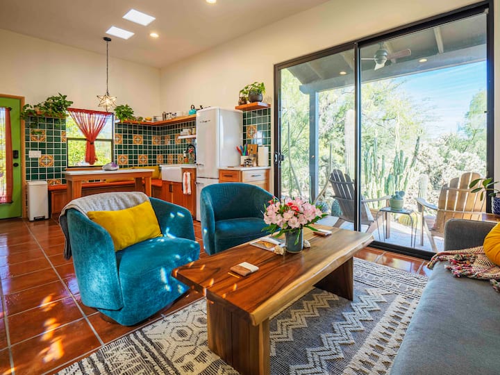 Saguaro Courtyard Retreat Near National Park - Tucson, AZ