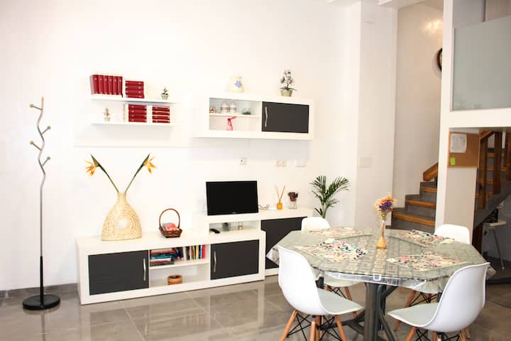 Apto. Cerca Playa Y Puerto De Valencia Con Altillo - Valencia