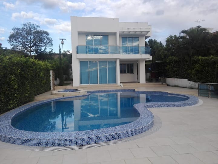 Casa Mansión Melgar! Renta Por Dias -Semanas - Mes - Melgar