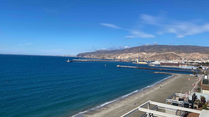 Apartamento En 1 Línea De Playa - Almería