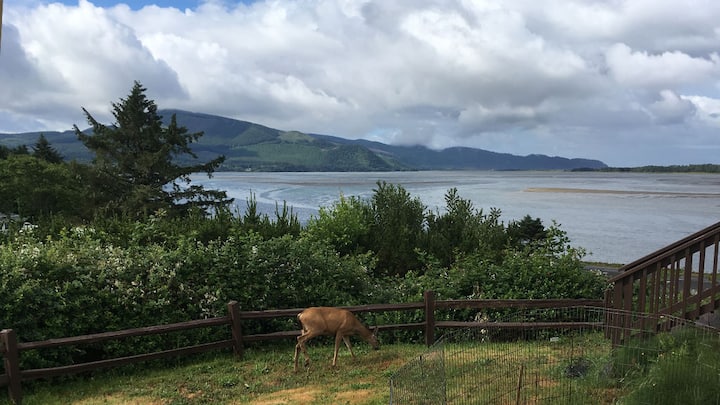 Ocean Bay View - Netarts Cliff Side Home - Tillamook, OR