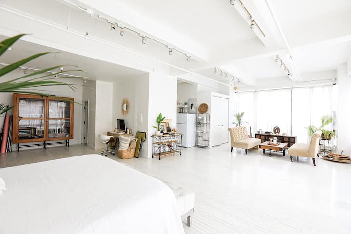 The White Loft - 米爾瓦基