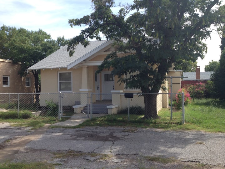 Warren's Place. 1920s Bungalow, Sleeps 1 To 4. - Bisbee, AZ