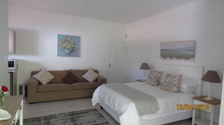 Blue Mountain View, Room 4 - Clanwilliam
