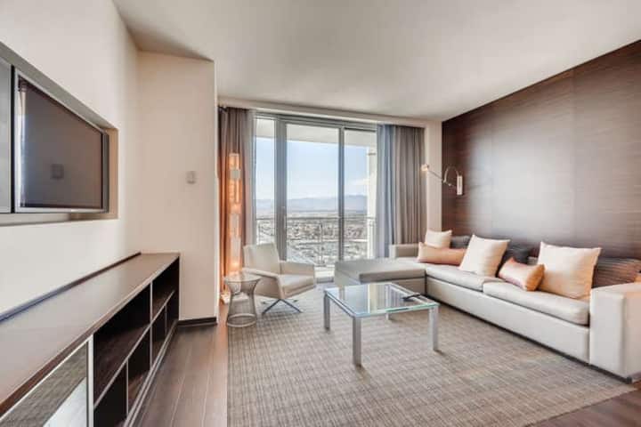 *727. Luxury High Rise Studio* - 