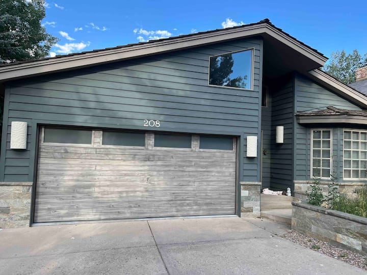 Snowmass Ski Home Near 2 Creeks Lift And Xcountry - Snowmass Village, CO