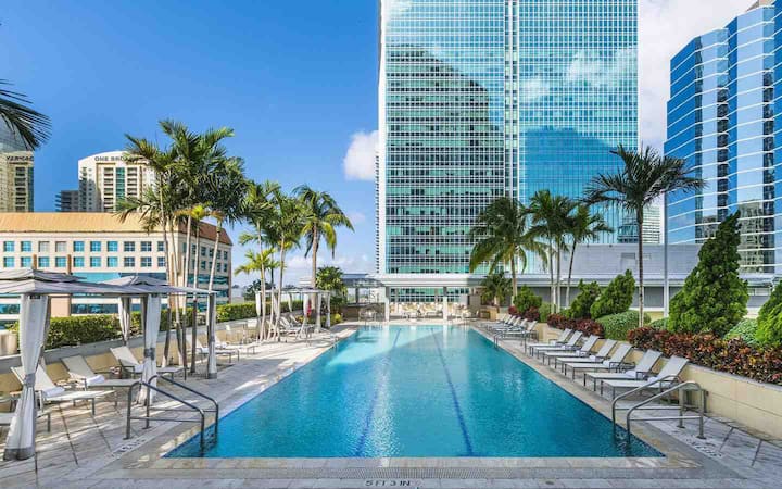 Brickell Condo 28th Floor! New Aka Hotel 5-star - Miami, FL