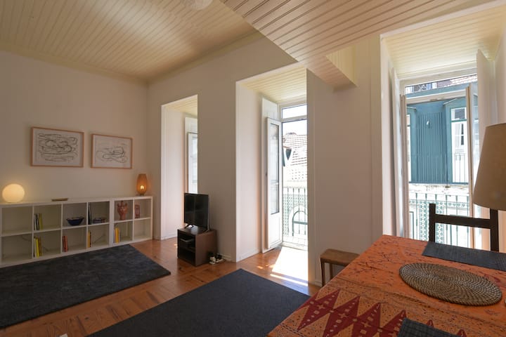 Lisbon Center Apartment With Terrace - Lisbon