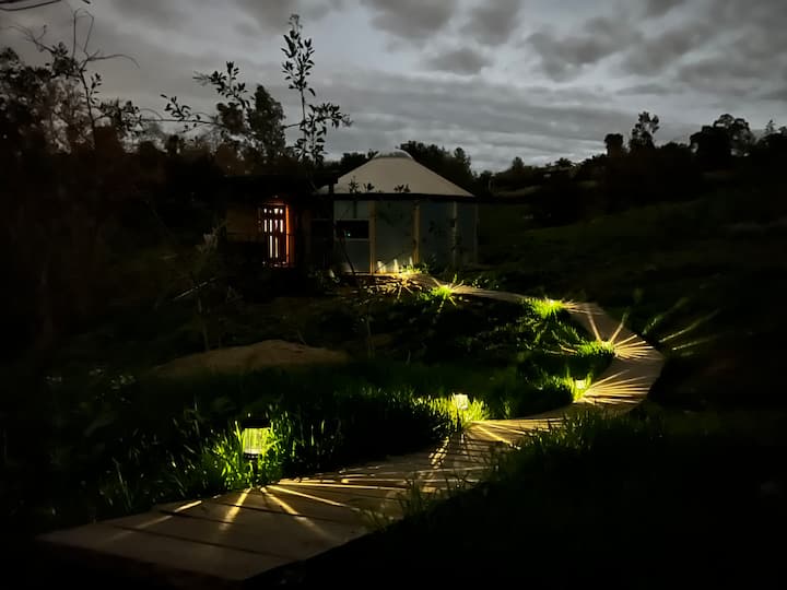 Whisperwind Glamping Yurt - Bonsall, CA
