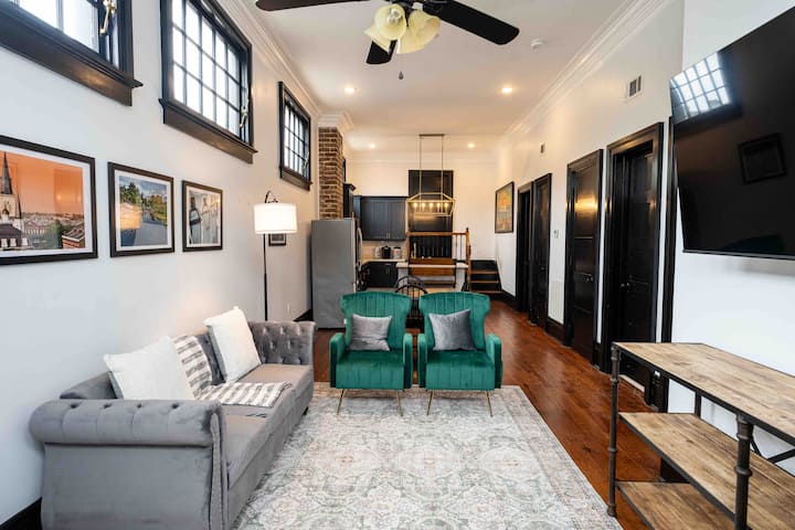 Gorgeous Marigny Apartment Freshly Decorated - New Orleans, LA
