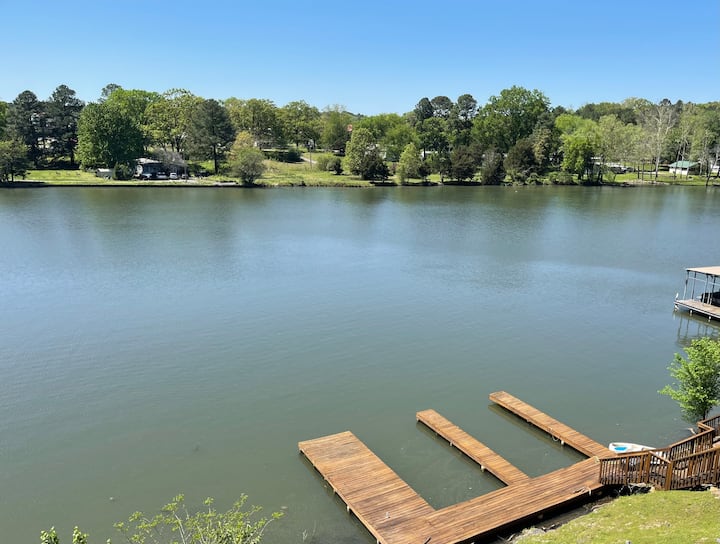 Embers View: Spa City Jewel, Lakefront Getaway - Hot Springs, AR