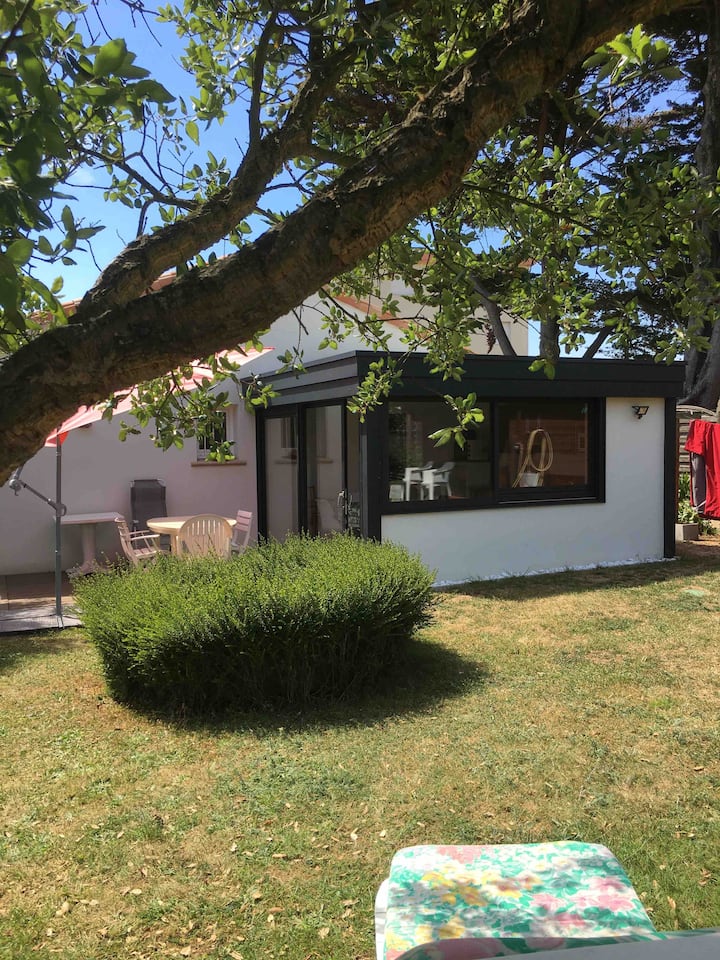 Véranda Sur Espace Vert En Bord De Mer - Préfailles