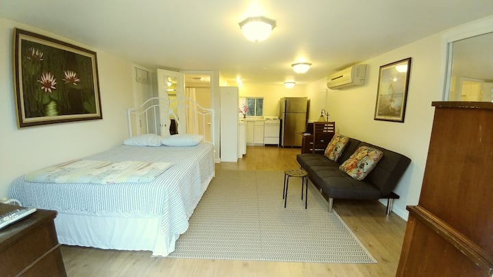 Sweet Little Upstairs Cottage On 2 1/2 Acres - Mount Dora, FL