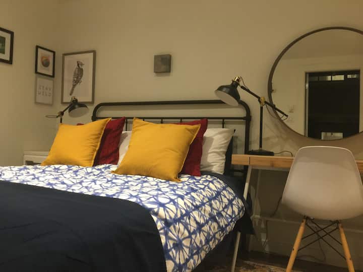 Cosy, Commercial Drive Bedroom - Vancouver