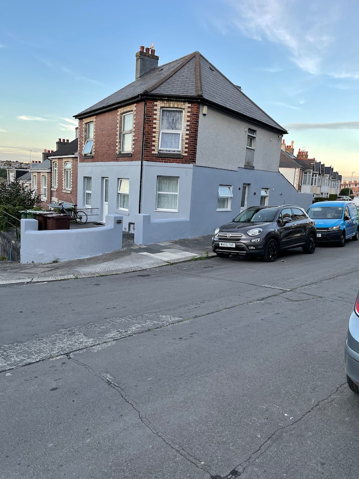 H & P Accommodation - Plymouth