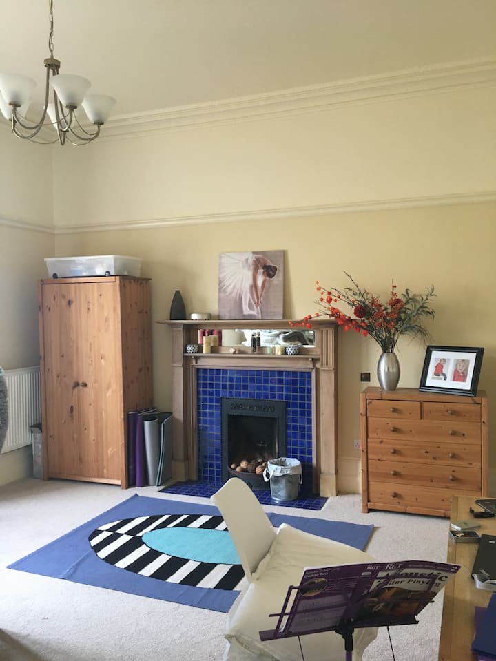 A Stones Throw From The Beach - Weston-super-Mare