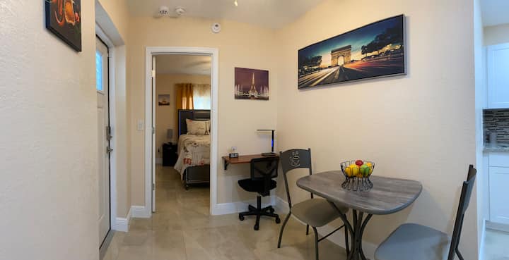 Villa Liduvina “C”. Near Tpa Airport. 1ba/ 1br - Tampa Airport (TPA)