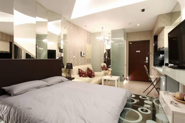 B15魔鏡迷城-台北車站精品2人房,購物商場捷運連通,極便利,西門町3分鐘 - Taipei City