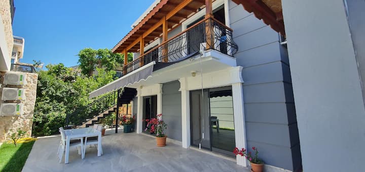 Kalkan Merkezde , Havuz Manzaralı  Dai̇re 102 - Kalkan