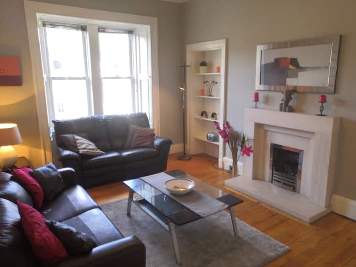 Spacious Old Town Flat Close To Castle/royal Mile - Edinburgh